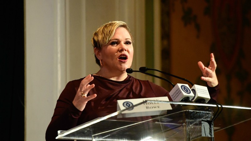 ESPN's Holly Rowe Apologizes To Viewers For Cancer Treatment Side ...