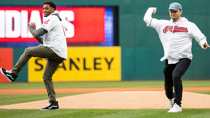 Watch Browns' Baker Mayfield Throw Brutal First Pitch At Indians Game ...