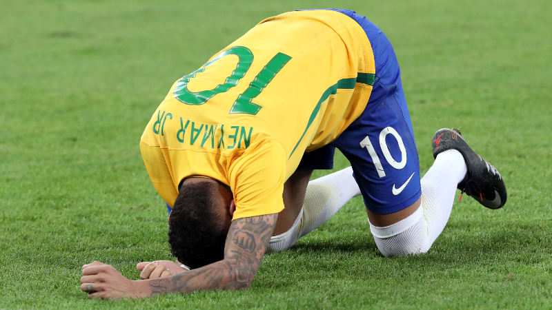 Neymar Limps Out Of Brazil's World Cup Practice With Apparent Injury ...
