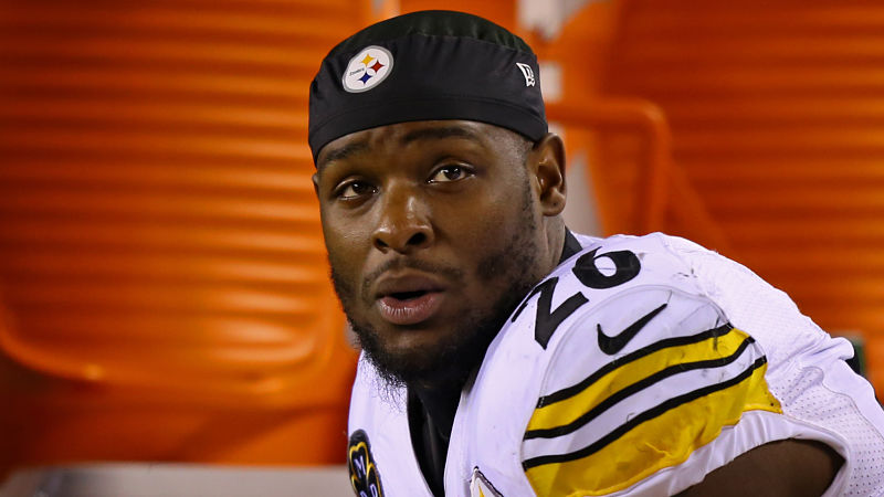 Le'Veon Bell Set Twitter Ablaze After Asking Where He Should Sign ...