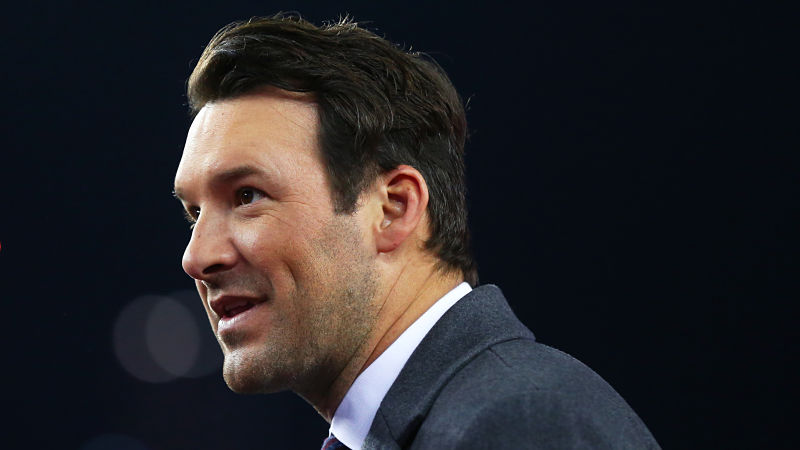 Tony Romo Opens Super Bowl LIII Broadcast With Perfect Self-Deprecating ...