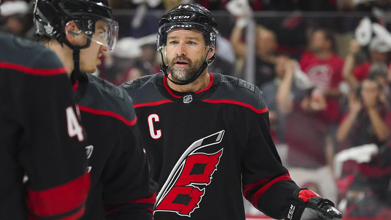 Justin Williams Leads Hurricanes With Impressive Playoff Résumé - NESN.com