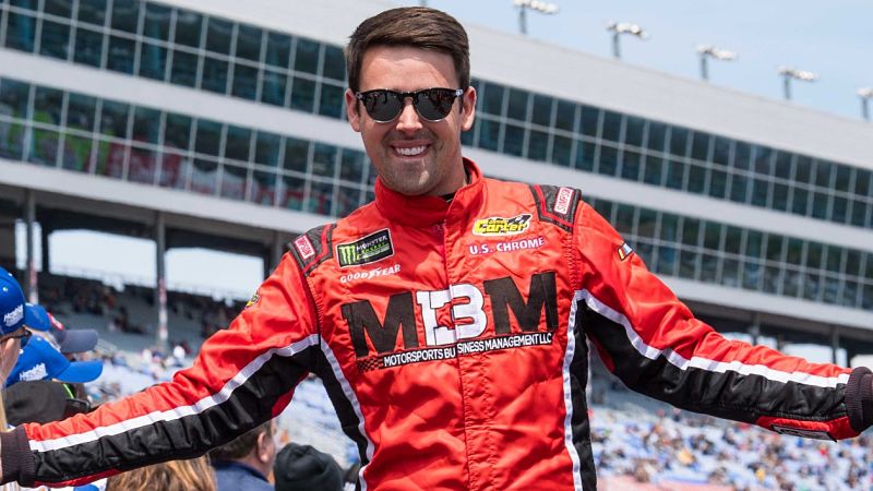 Watch Timmy Hill Win Wreck-Filled iRacing eNASCAR Race In Photo Finish ...