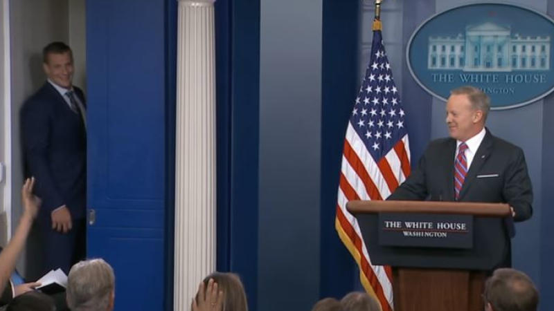 Gronk Moment No. 8: Rob Gronkowski Crashes White House Press Briefing ...
