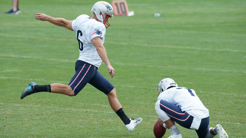 Rob Gronkowski Poses With Kitten In ESPN The Magazine Photo Shoot ...