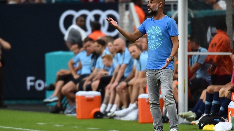Pepe Reina Celebrates Euro 2012 Triumph By Impersonating Flight ...