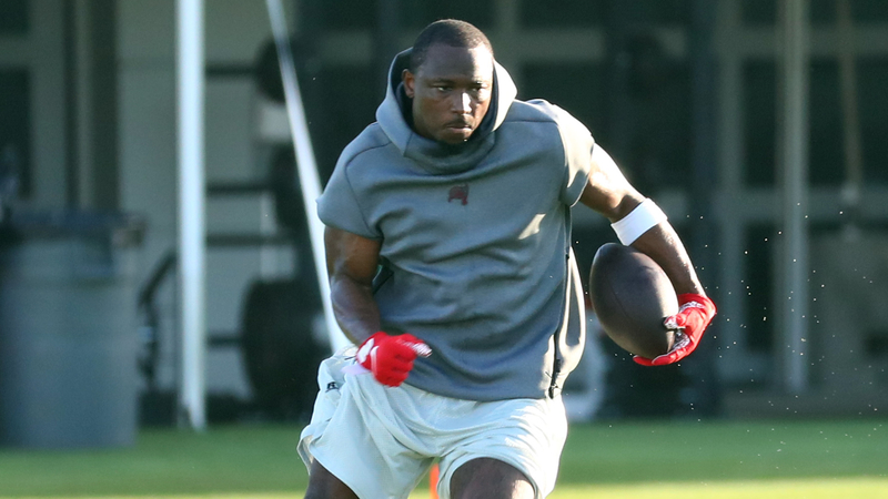 Why Buccaneers' LeSean McCoy Wants To Talk With Patriots' James White ...