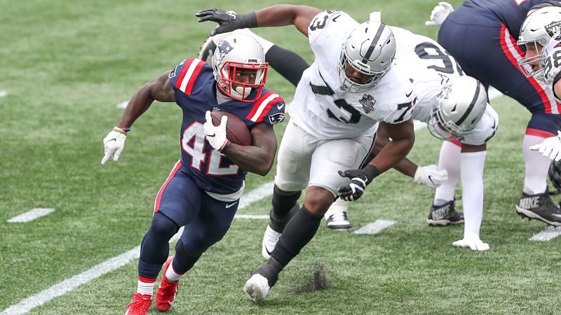 Brandon Bolden Trolls Patriots Rookie J.J. Taylor During Game Vs ...