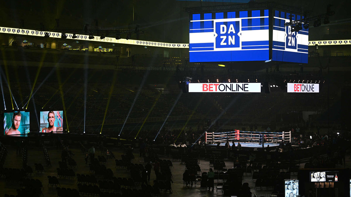 Boxer Boldly Taunts Opponent, Promptly Suffers Embarrassing Knockout ...