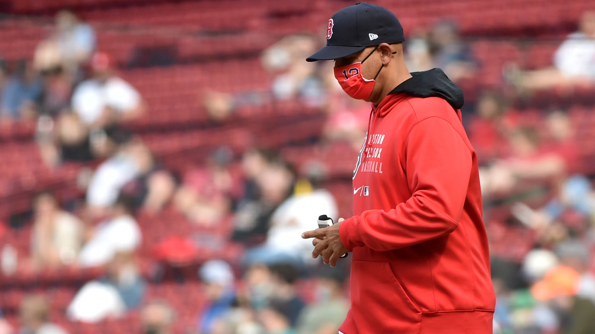 Marisa Hunter Makes Splash As Rob Gronkowski's Swimsuit Model Pal ...