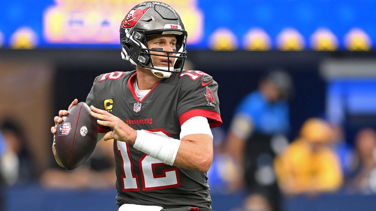 Tom Brady Tries Out as Wide Receiver Against Rob Gronkowski, Deion ...