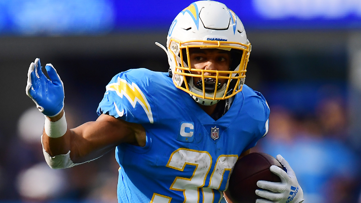 Austin Ekeler Officially Active For Chargers In Week 8 Patriots Matchup