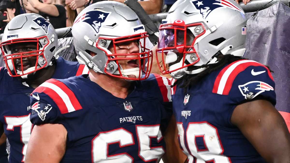 Austin Collie Re-Signs With Patriots; Aaron Dobson, Logan Mankins ...