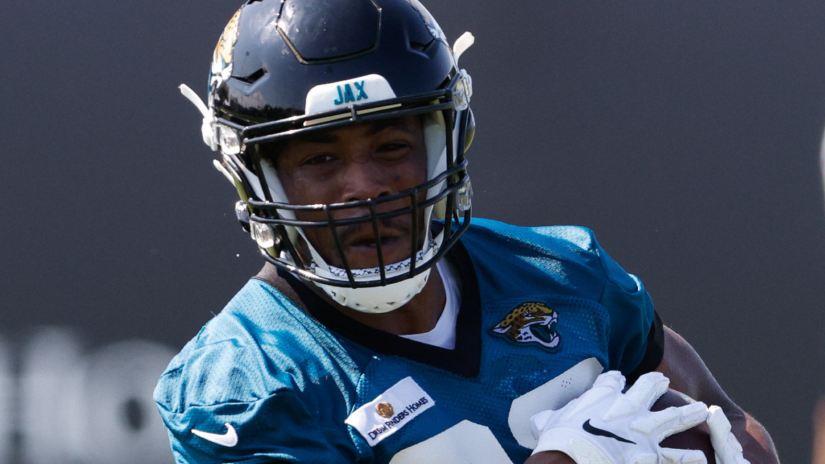 NFL To Offer In-Seat Visits From Cheerleaders In 2014 - NESN.com