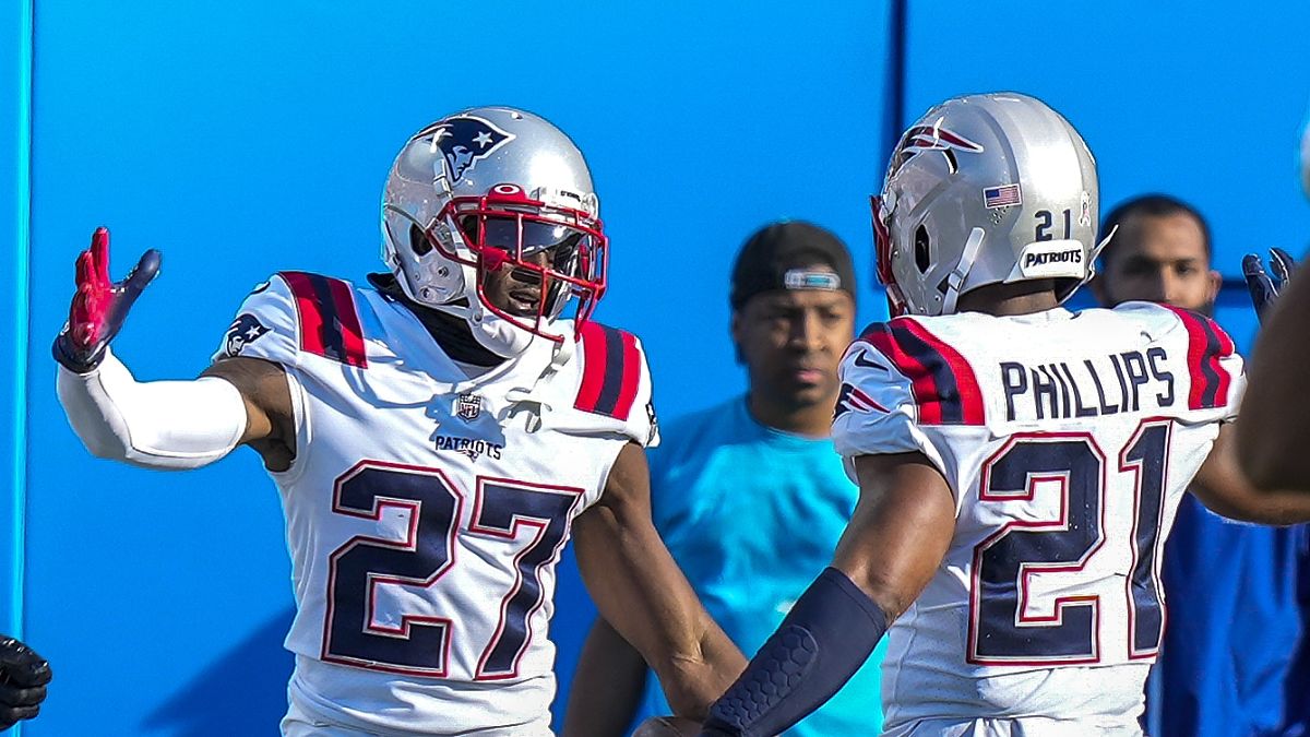 Patriots Extend Halftime Streak With Win Over Panthers