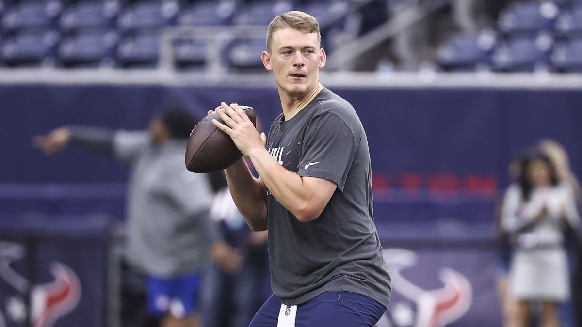 Patriots' Mac Jones Lands On Midseason NFL All-Rookie Team