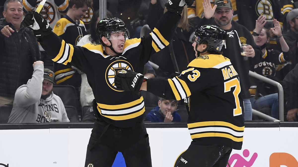 Bruins Rave About Tomas Nosek's Contributions To Mike Reilly Goal