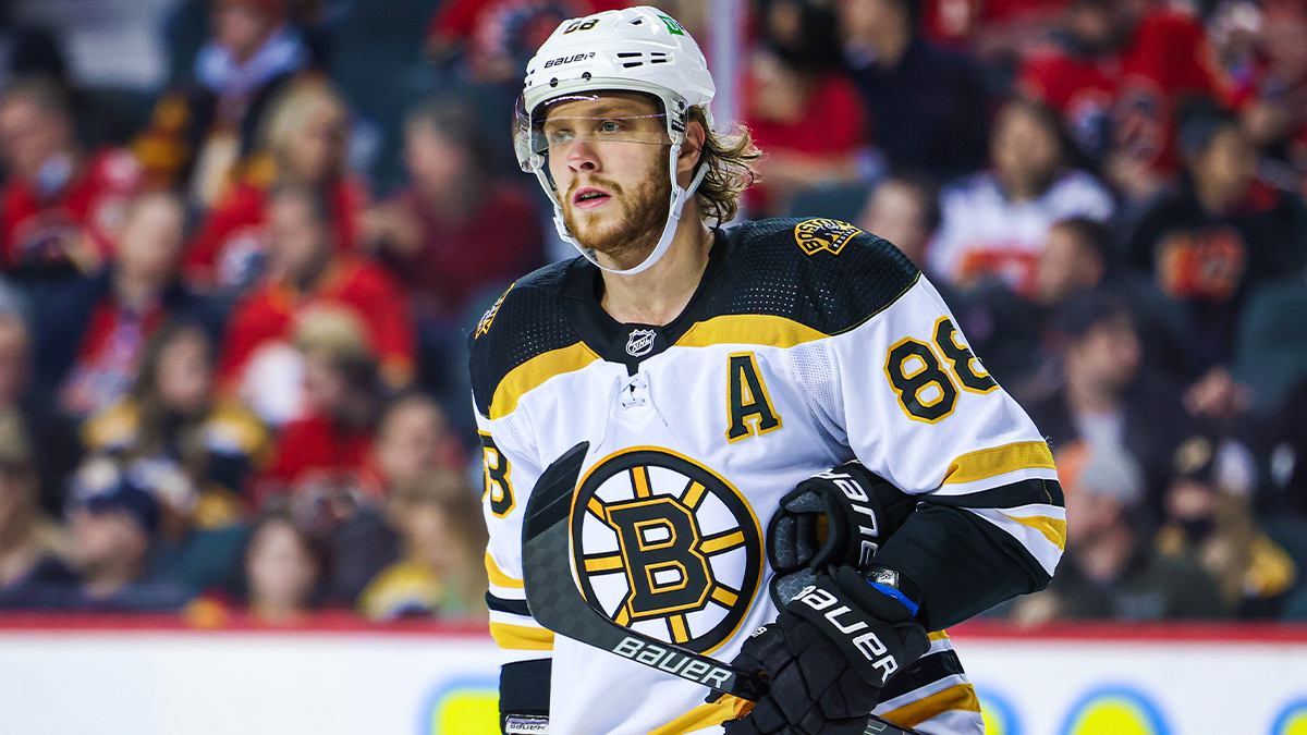 David Pastrnak's Back-To-Back Goals Give Bruins Early Edge Vs. Lightning