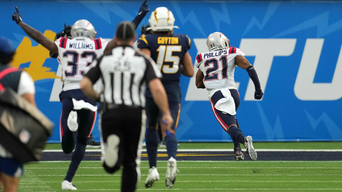 Patriots Reportedly Sign Safety Adrian Phillips To Contract Extension