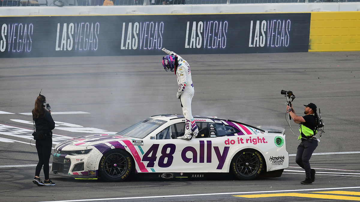 Alex Bowman Leans Into Kyle Busch's 'Back Into Wins' Diss After Victory