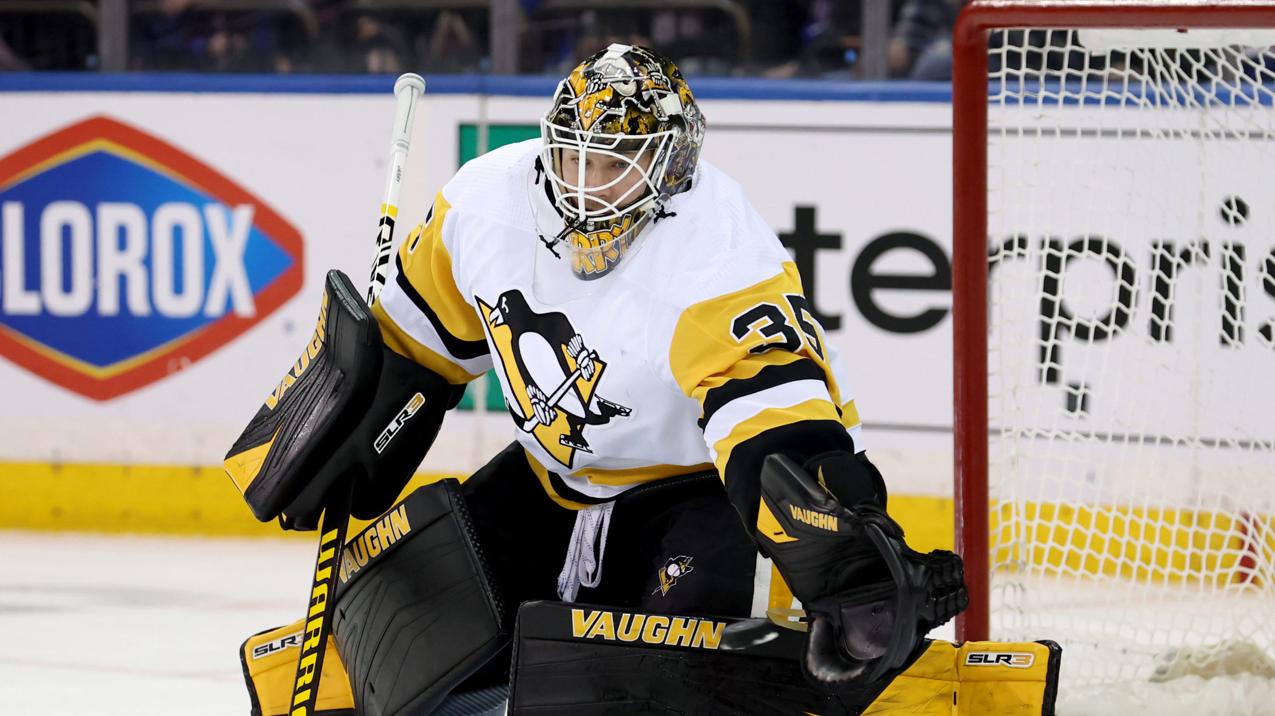 Young Canadiens Fan Has Adorable Reaction To Being Given Puck (Video ...