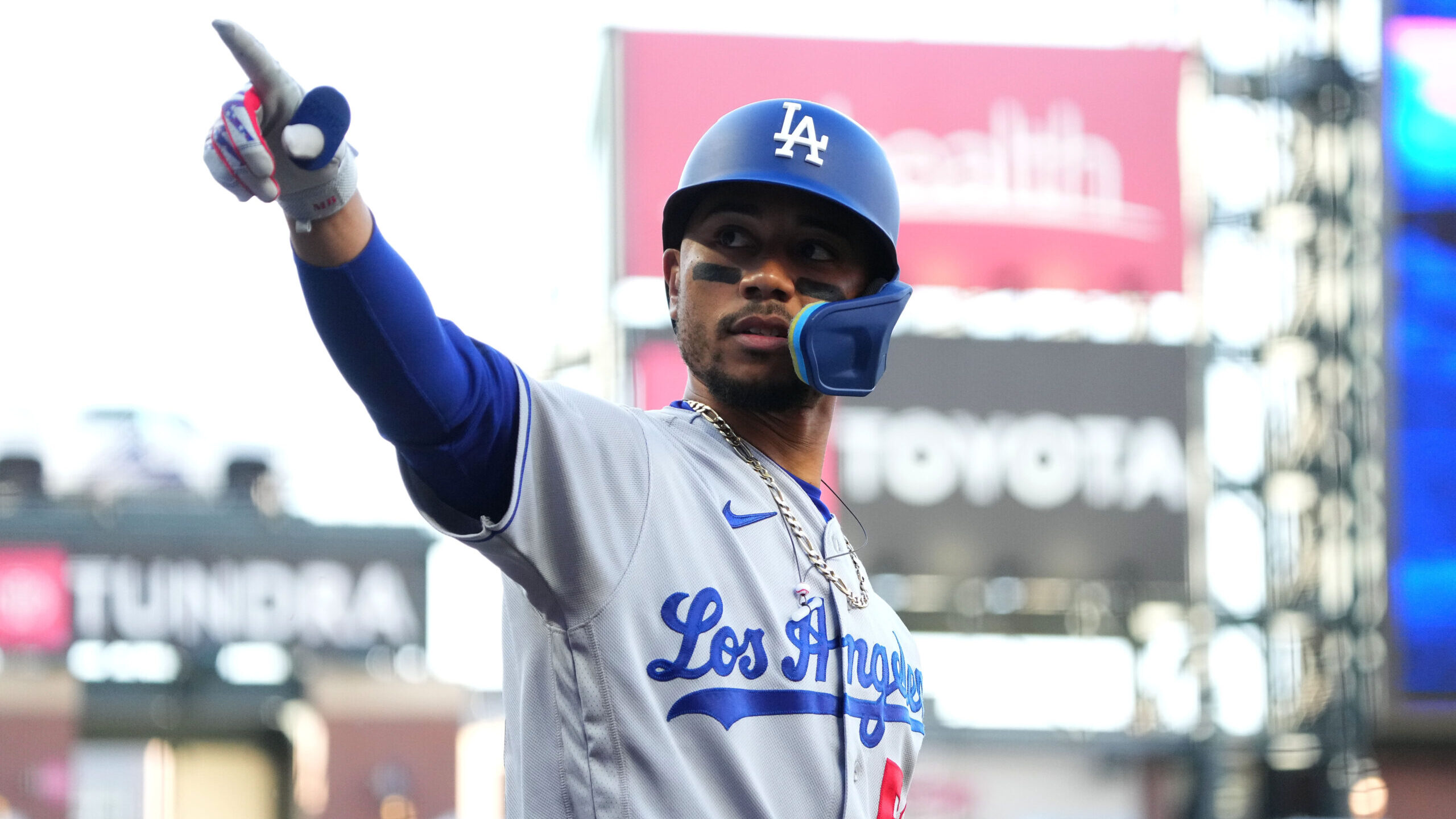 Rajai Davis' Walk-Off Grand Slam Hands Tigers Stunning Win (Video ...