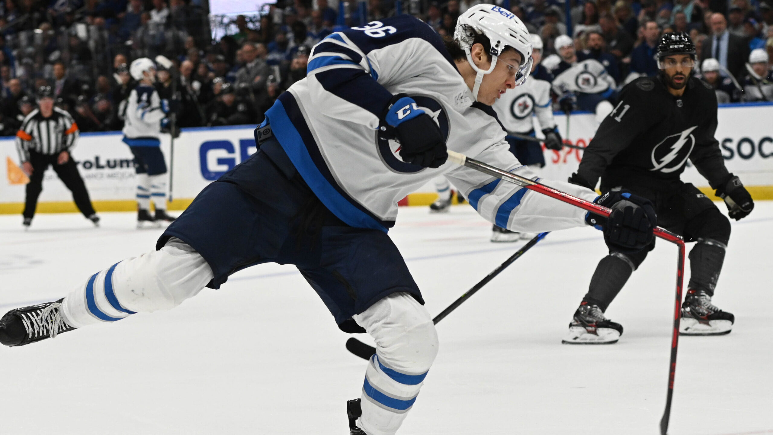 Young Canadiens Fan Has Adorable Reaction To Being Given Puck (Video ...