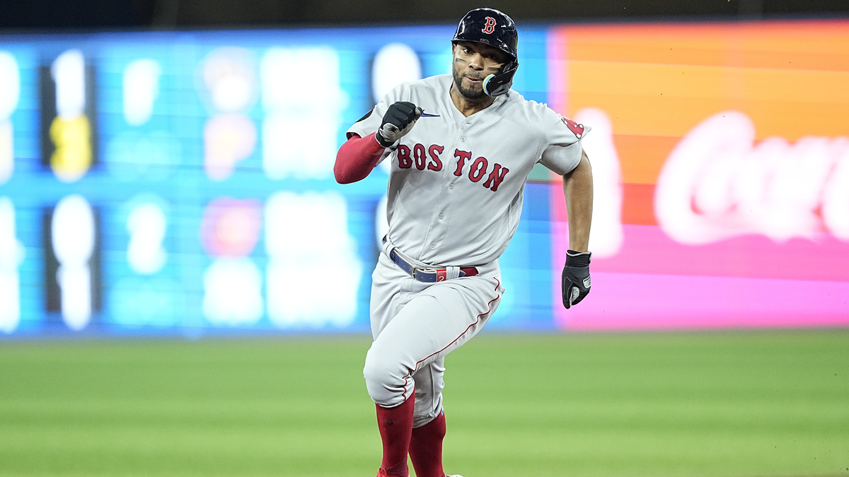 Alex Cora Joked With Xander Bogaerts To Go For AL Batting Title