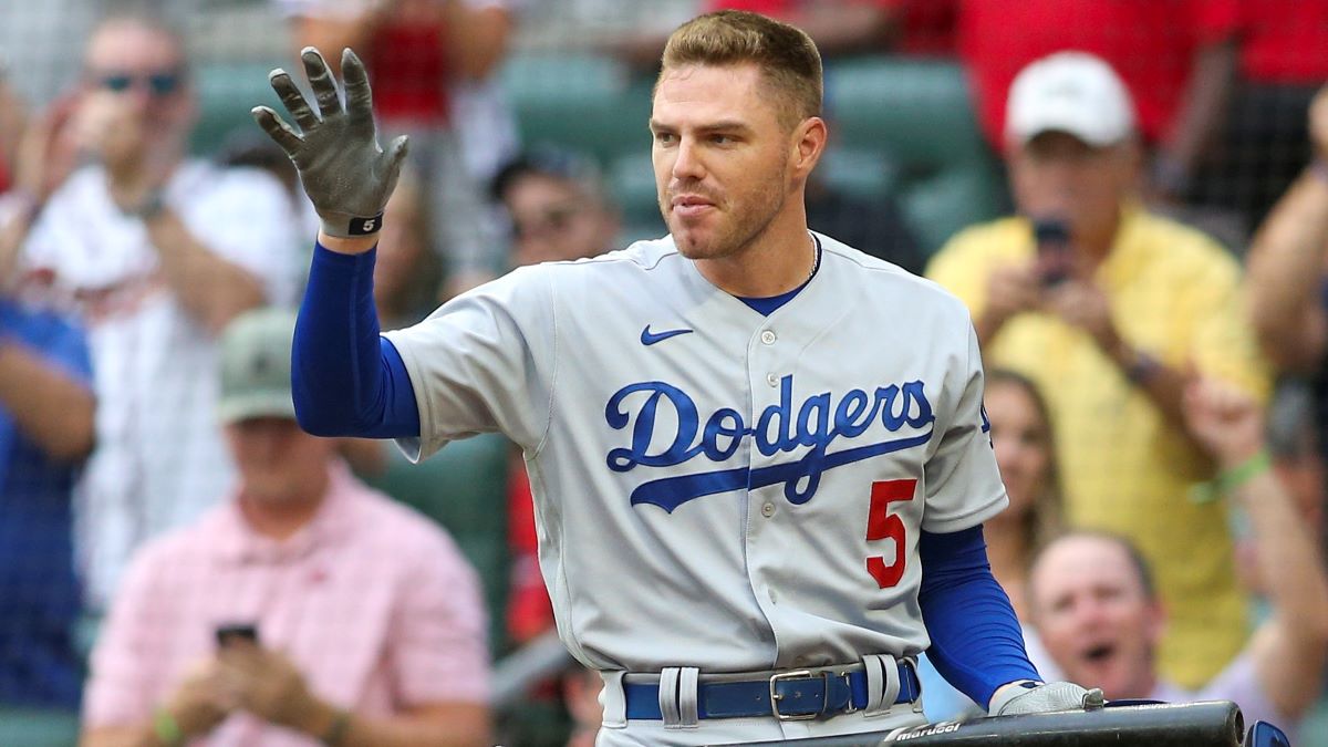 Torii Hunter Goes Legs-Over-Head, Red Sox' Bullpen Cop Celebrates ...