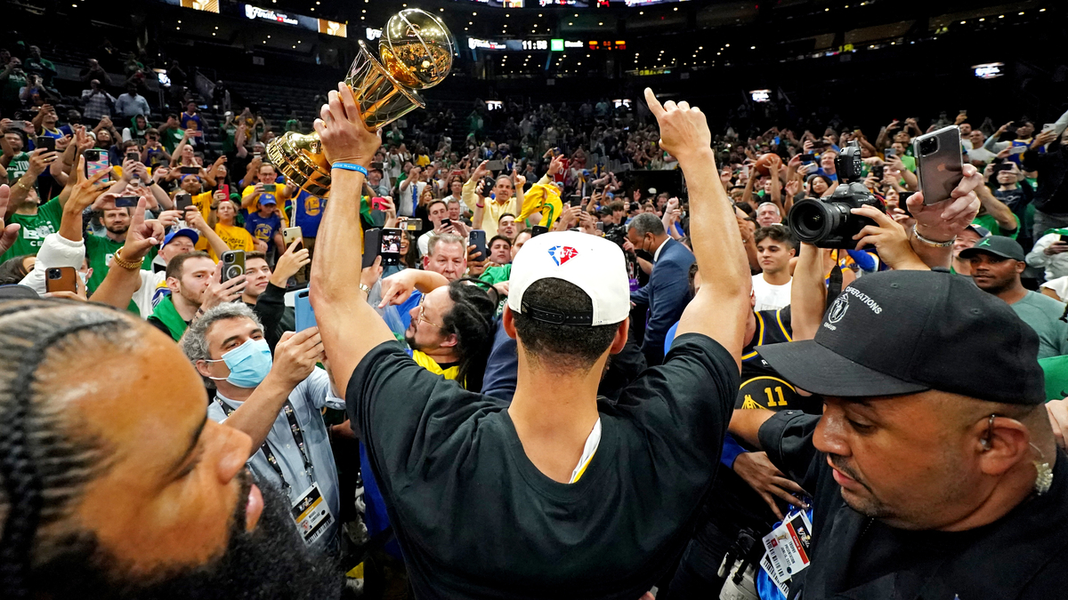Steph Curry Unanimously Wins NBA Finals MVP In Game 6 Win