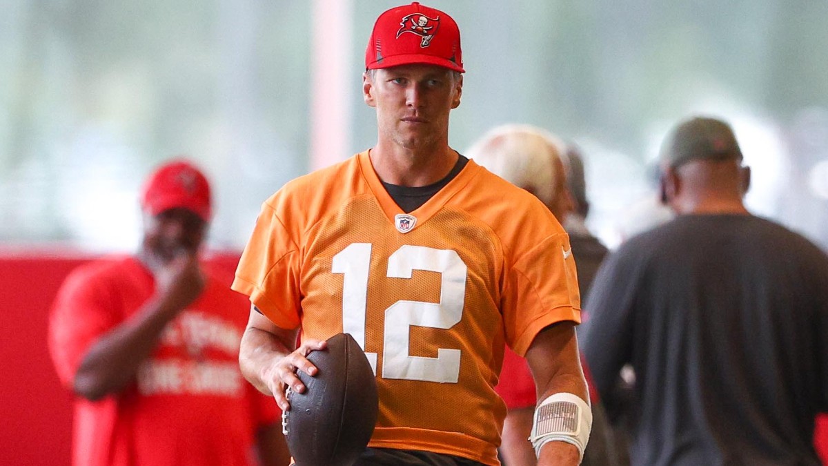 Check Out Zillow Listing For Tom Brady's Massive Brookline Mansion ...