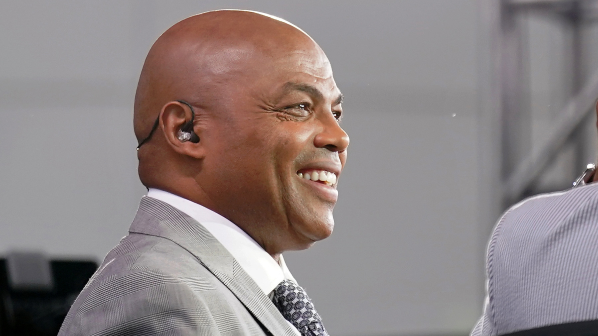 Kelly Rohrbach, SI Swimsuit Model, Stuns On And Off Golf Course (Photos ...