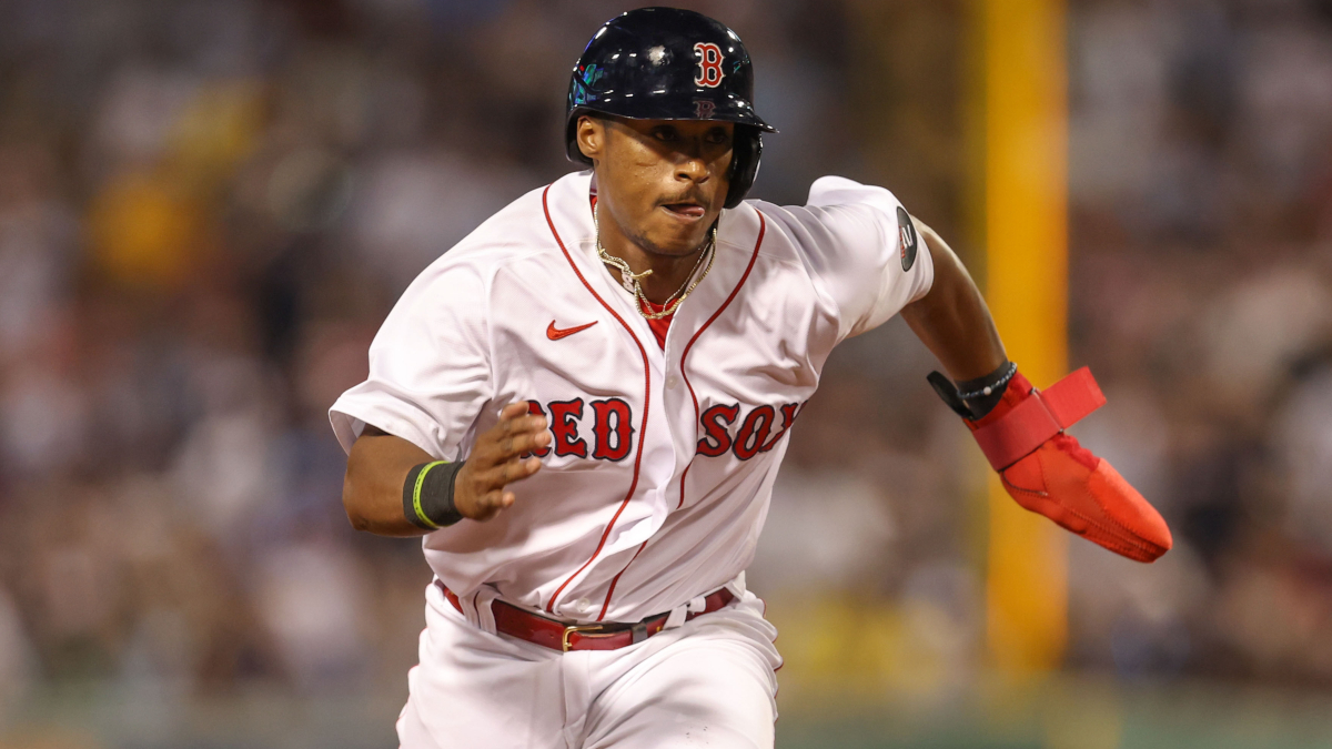 Brewers' New Mascot Hank The Dog Runs In Famous Sausage Race (Video ...