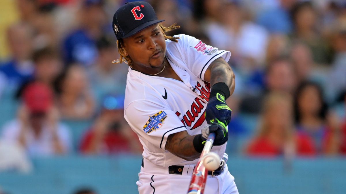 Giants Pitcher Jean Machi Farts in Bullpen, Jose Mijares Reacts ...