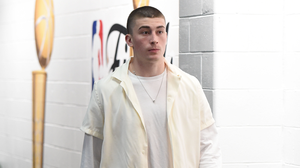 Brewers' New Mascot Hank The Dog Runs In Famous Sausage Race (Video ...