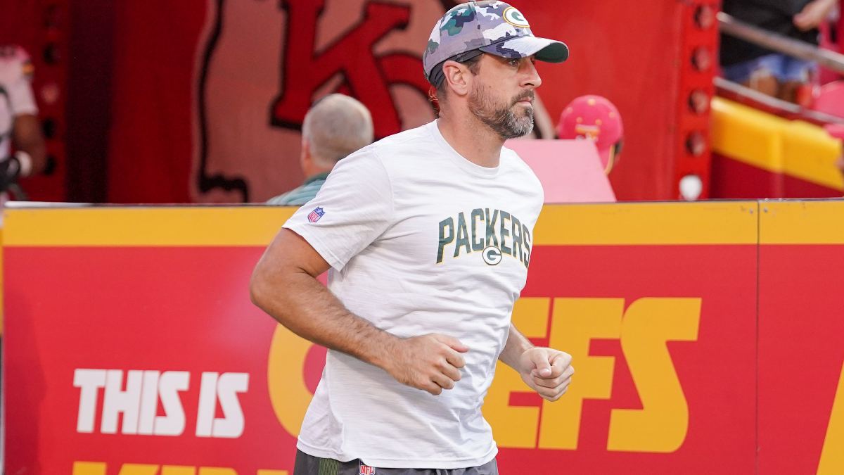 Aaron Rodgers Explains Controversial Vaccination Remarks To Joe Rogan