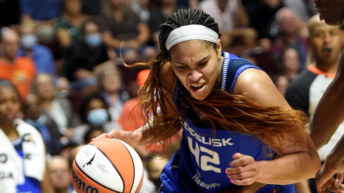 Sun See Stars Alyssa Thomas, Brionna Jones Win WNBA Season Awards