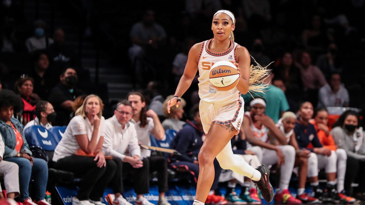 Oddsmakers See CT Sun As Underdogs Vs. Sky In WNBA Semifinals