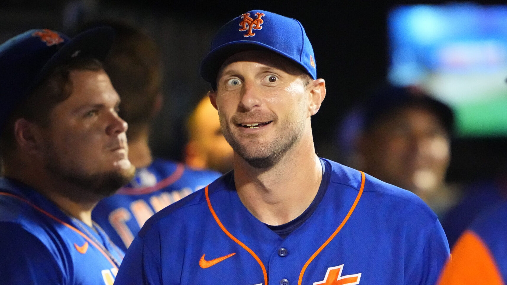 Jonathan Villar Slides Into Brandon Phillips' Butt at Second Base for ...