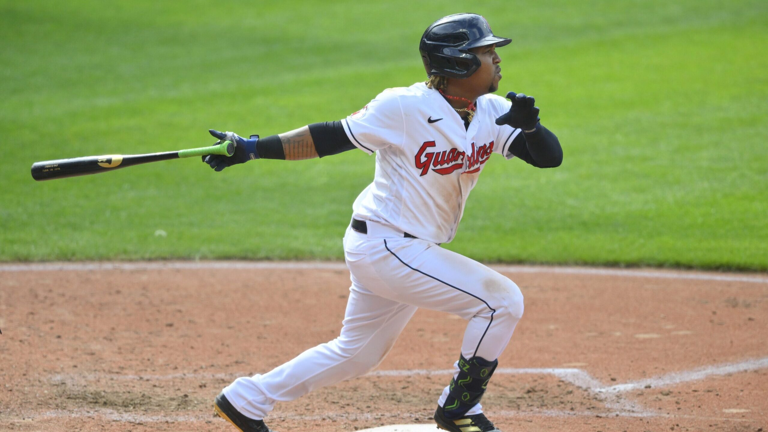 Jonathan Villar Slides Into Brandon Phillips' Butt at Second Base for ...