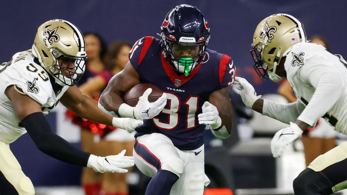 Texans Cut Veteran RB, Boosts Dameon Pierce's Rookie Of The Year Odds