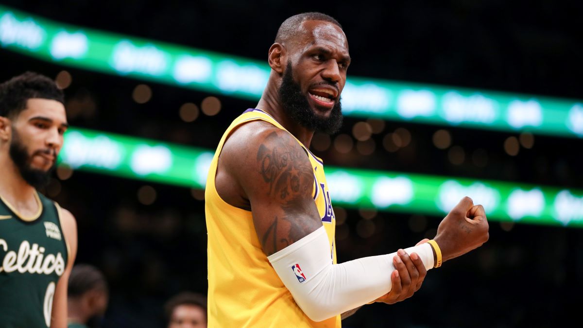 NBA Crew Chief Admits Blown Call In Celtics-Lakers Game