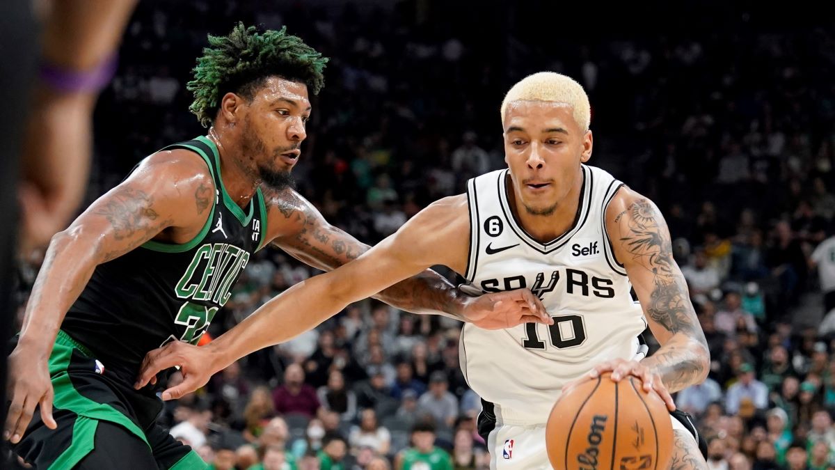 Celtics Guard Marcus Smart Helped To Locker Room Vs. Spurs