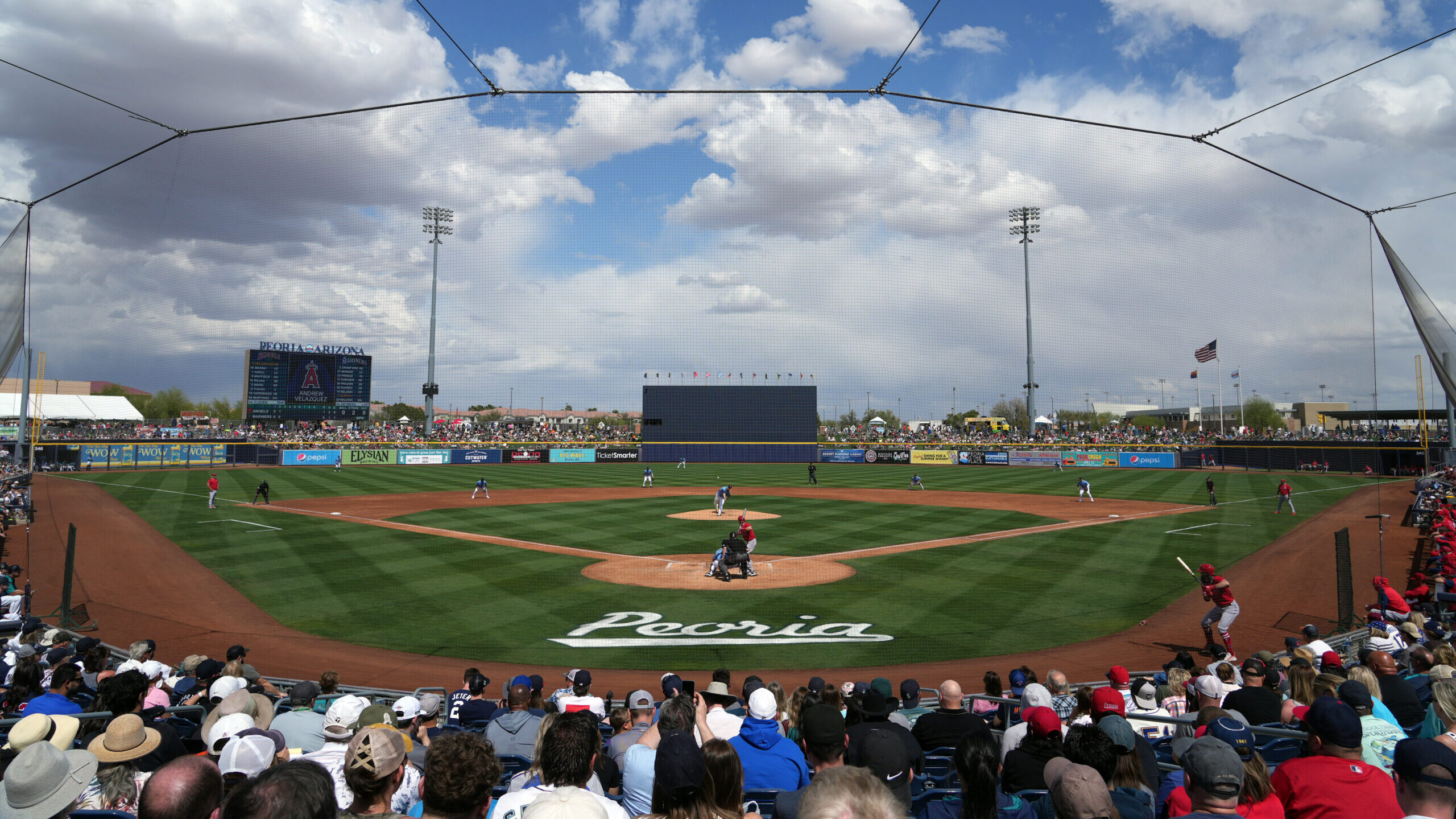 Mariners' Prospect Prelander Berroa Impresses Early in Camp