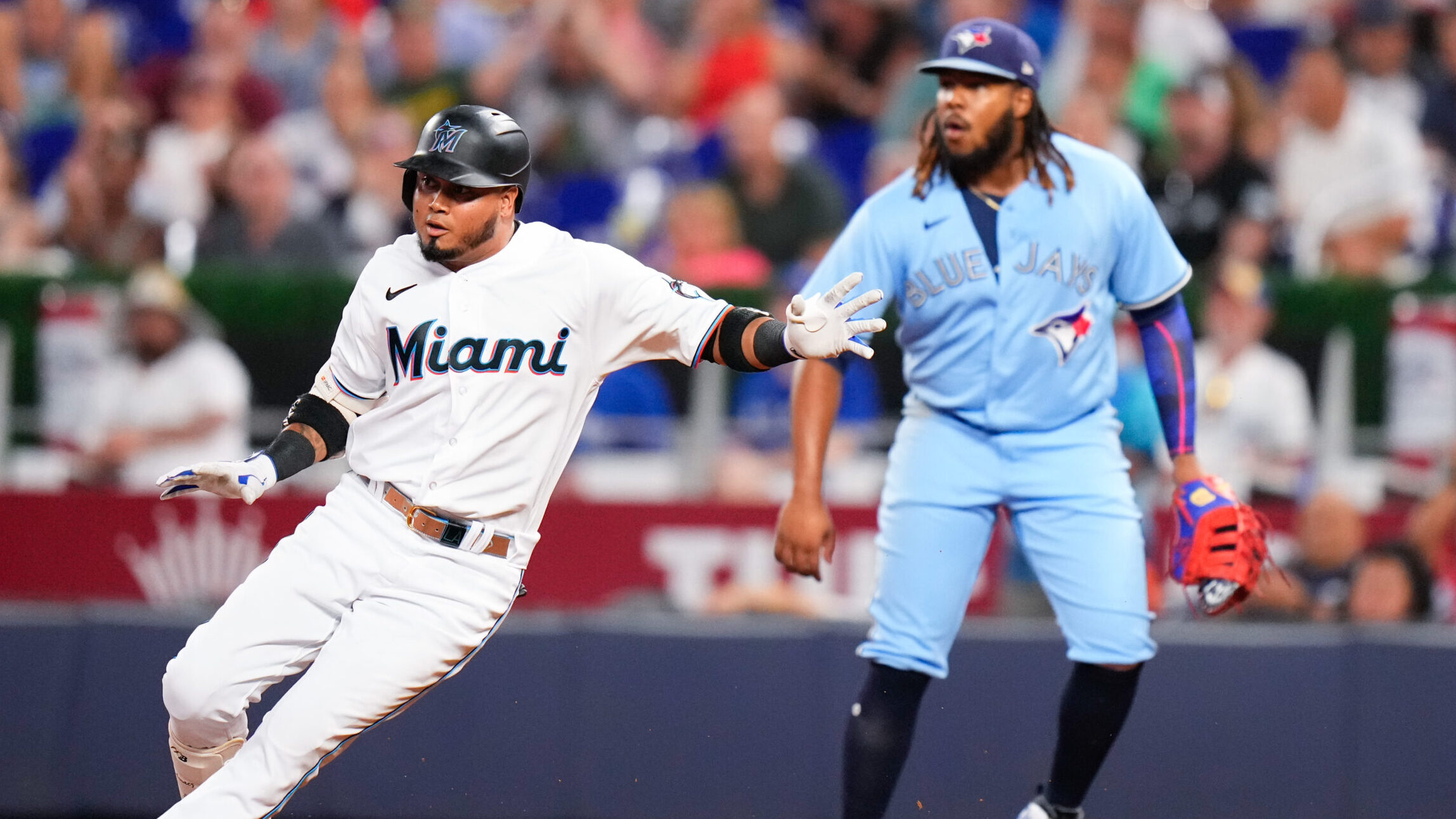 MLB History Tracker: Luis Arraez's Quest for .400 and Daily Props - June 21