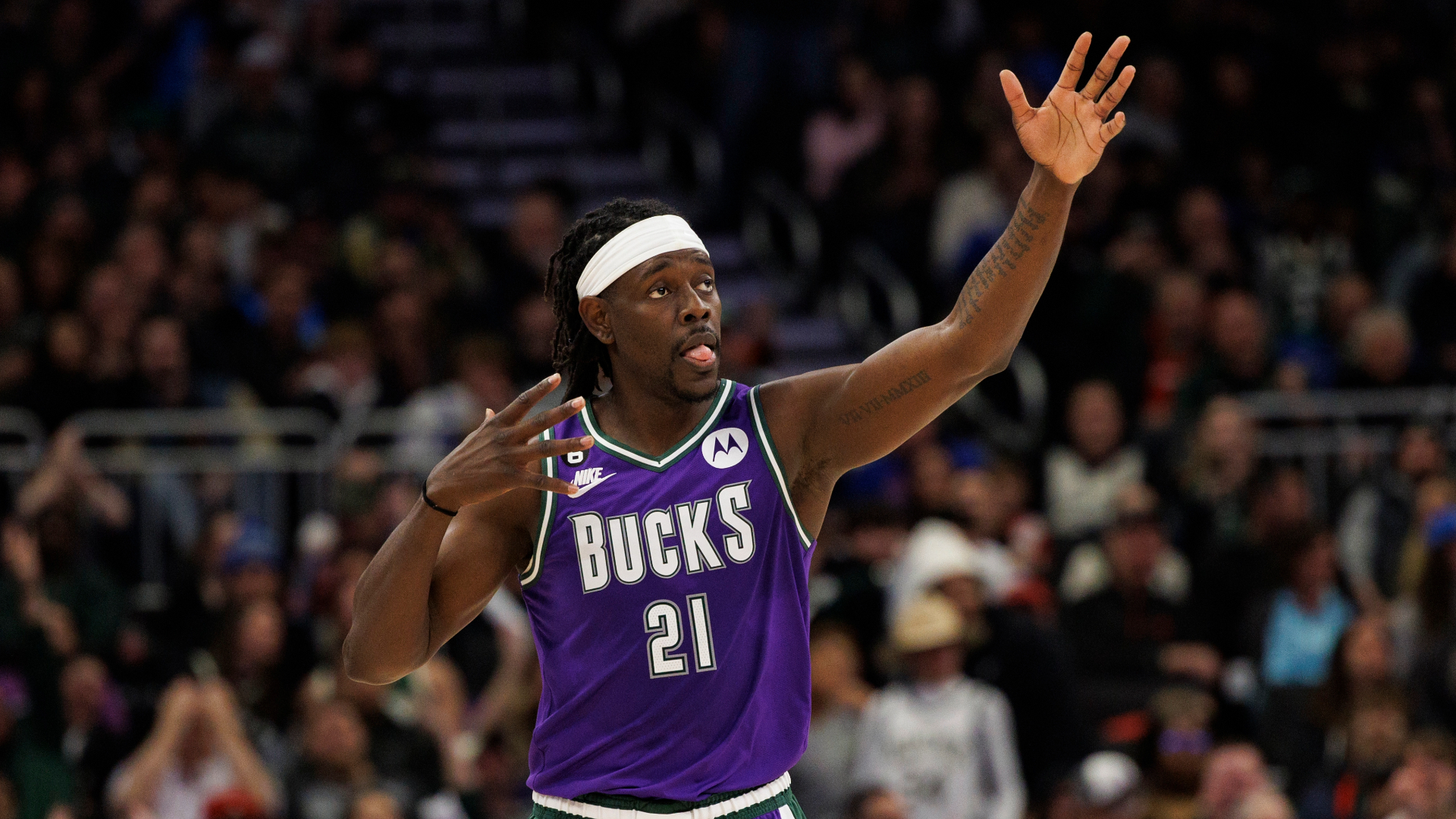 Here's First Look At Jrue Holiday Practicing In Celtics Uniform