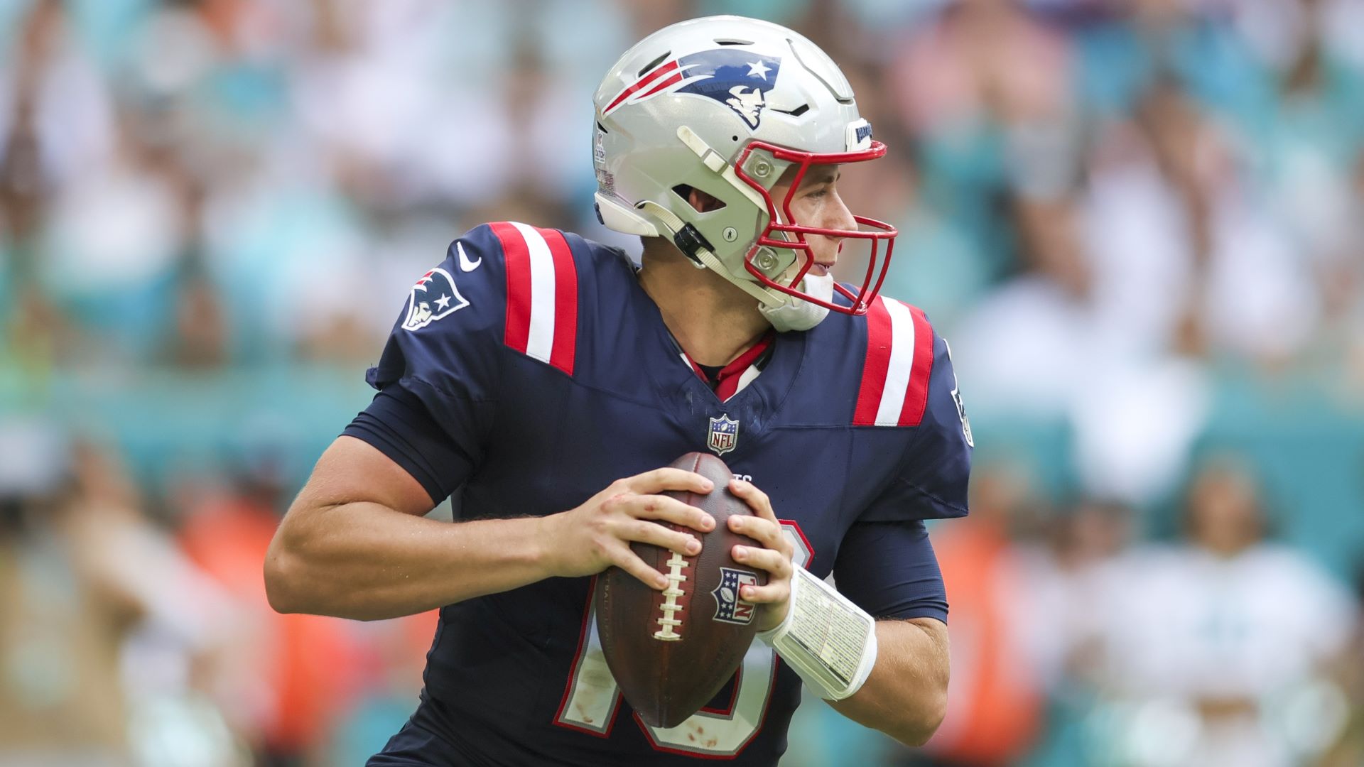 Mac Jones Strives To Grow With Patriots Young Players As Injuries Pile Up