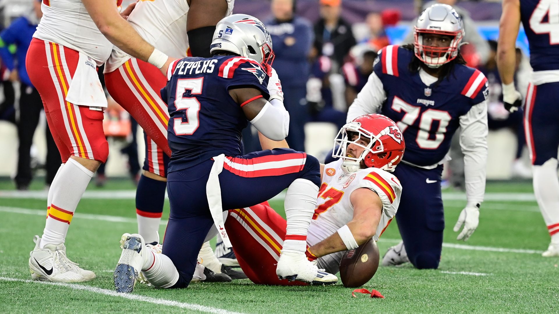 Travis Kelce Injury: What Happened To Chiefs Star Vs. Patriots