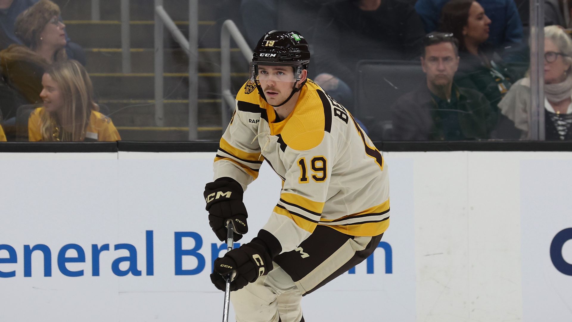 How Bruins' Johnny Beecher Handled Benching From Jim Montgomery