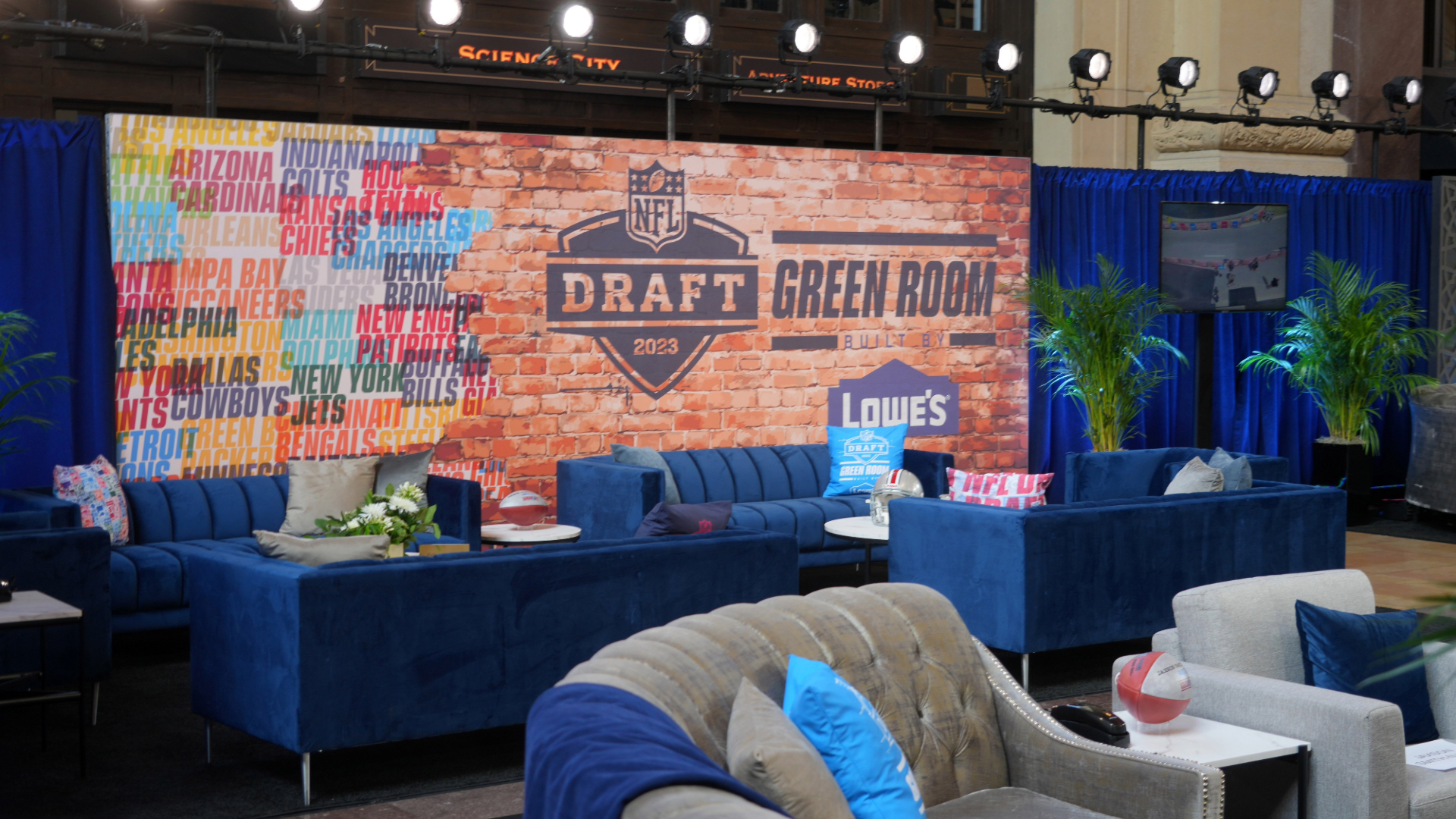 Rob Ninkovich Gives Powerful Message On Tua Tagovailoa Injury